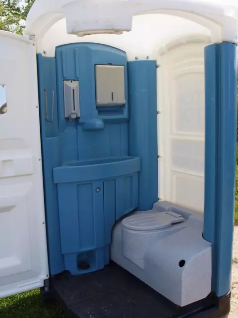 Pisoari, tuš kabine i ograde, Zagreb | TOI TOI D.O.O. S