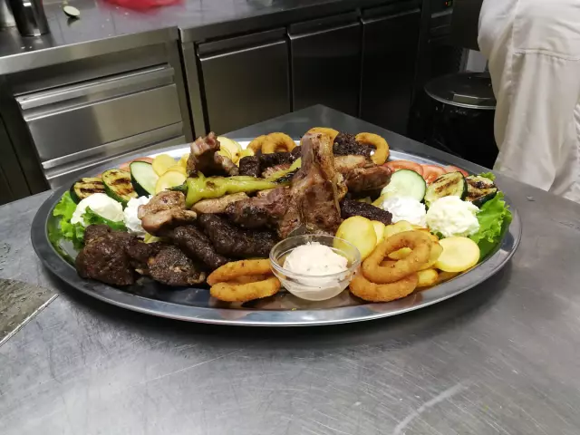 Sarajevski ćevapi Karlovac | ĆEVABDŽINICA BEHAR - xtigu